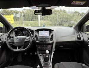 Sarkans Ford Focus 2017 Tauragė, ar dzinēja tilpumu 2.00 L un nobraukumu 180 tūkst. km par 7300 €, foto 36 vietnē AUTOMOTO.COM.LV