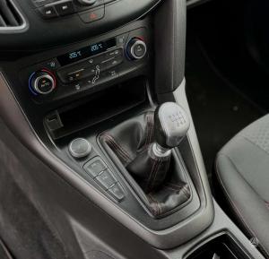 Sarkans Ford Focus 2017 Tauragė, ar dzinēja tilpumu 2.00 L un nobraukumu 180 tūkst. km par 7300 €, foto 41 vietnē AUTOMOTO.COM.LV