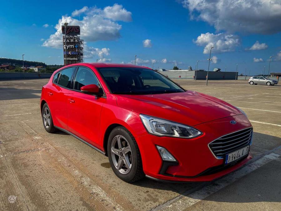 Red Ford Focus 2018 in Vilnius, with an engine capacity of 1.00 L and mileage of 241 thousand km for 4990 €, photo 1 on AUTOMOTO.COM.LV