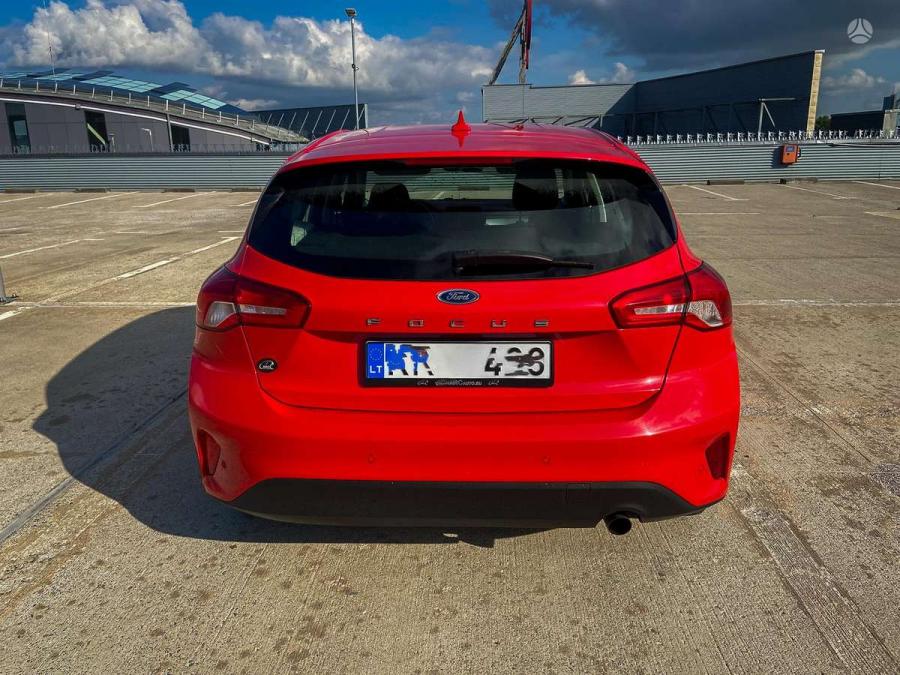 Red Ford Focus 2018 in Vilnius, with an engine capacity of 1.00 L and mileage of 241 thousand km for 4990 €, photo 7 on AUTOMOTO.COM.LV
