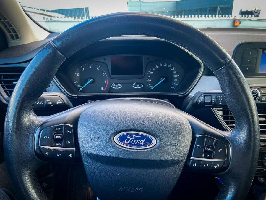 Red Ford Focus 2018 in Vilnius, with an engine capacity of 1.00 L and mileage of 241 thousand km for 4990 €, photo 12 on AUTOMOTO.COM.LV