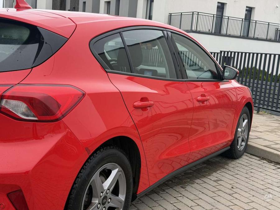 Sarkans Ford Focus 2018 Viļņa, ar dzinēja tilpumu 1.00 L un nobraukumu 241 tūkst. km par 3500 €, foto 12 vietnē AUTOMOTO.COM.LV