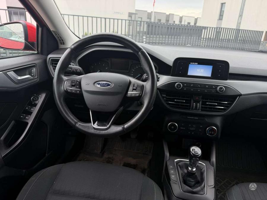 Sarkans Ford Focus 2018 Viļņa, ar dzinēja tilpumu 1.00 L un nobraukumu 241 tūkst. km par 3500 €, foto 17 vietnē AUTOMOTO.COM.LV