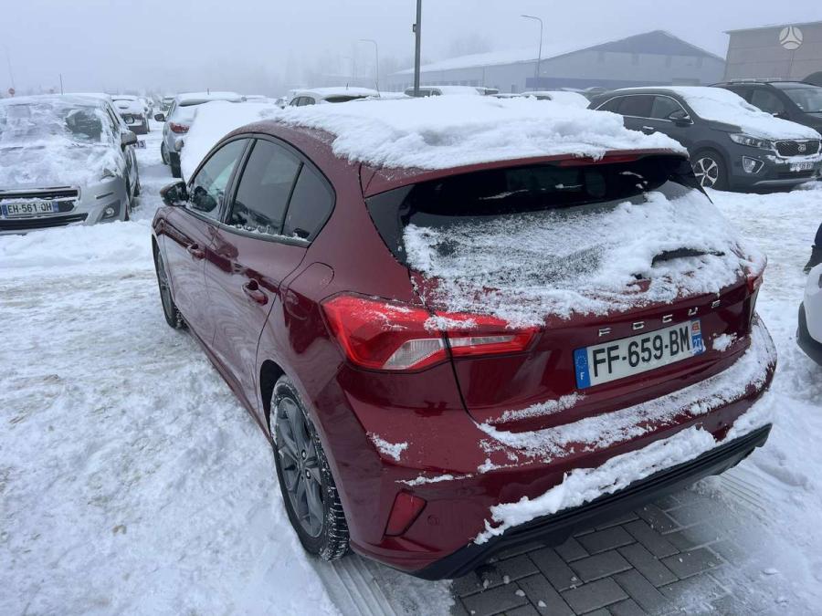 Red Ford Focus 2019 in Taurage, with an engine capacity of 1.00 L and mileage of 249 thousand km for 6900 €, photo 8 on AUTOMOTO.COM.LV