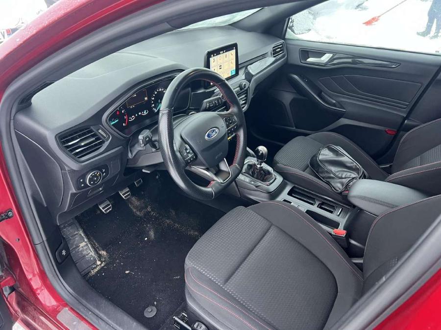 Red Ford Focus 2019 in Taurage, with an engine capacity of 1.00 L and mileage of 249 thousand km for 6900 €, photo 10 on AUTOMOTO.COM.LV