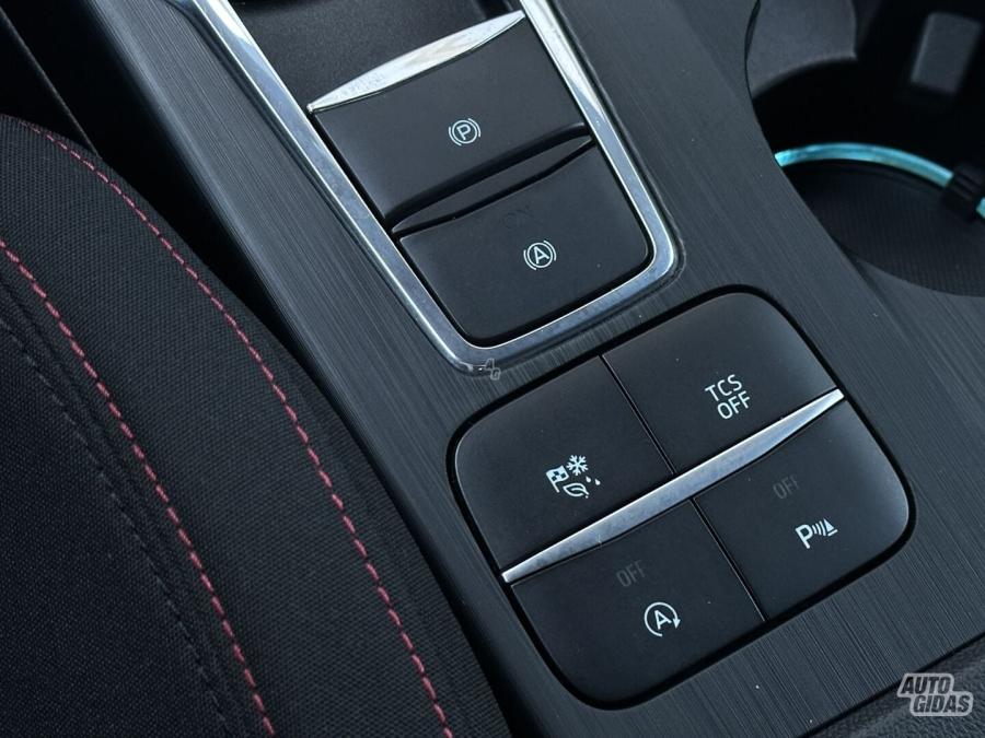 Sarkans Ford Focus 2019 Kauņa, ar dzinēja tilpumu 1.00 L un nobraukumu 122 tūkst. km par 12471 €, foto 29 vietnē AUTOMOTO.COM.LV