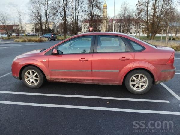 Red Ford Focus 2006 in Riga, with an engine capacity of 1.60 L and mileage of 269 thousand km for 1000 €, photo 6 on AUTOMOTO.COM.LV