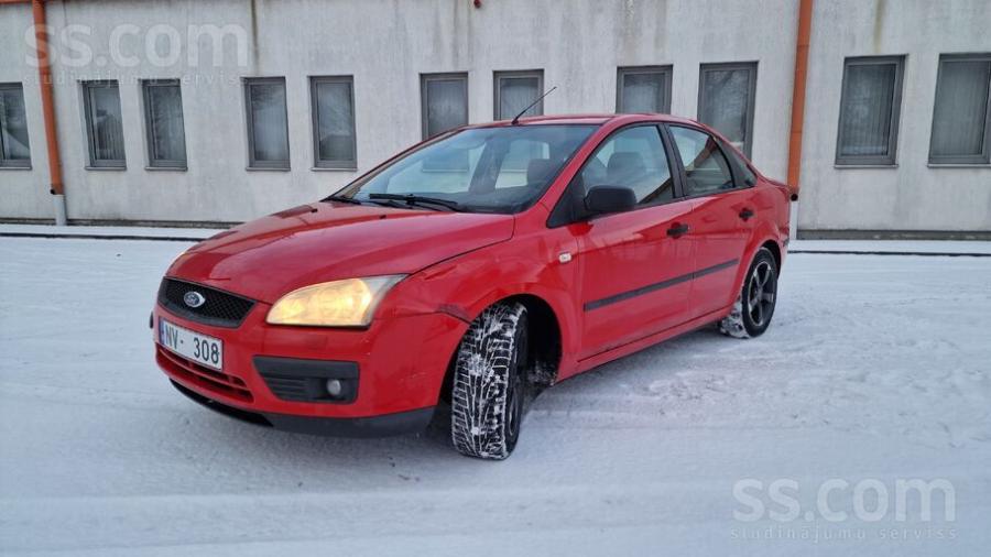 Red Ford Focus 2006 in Daugavpils, with an engine capacity of 1.60 L and mileage of 370 thousand km for 1000 €, photo 2 on AUTOMOTO.COM.LV