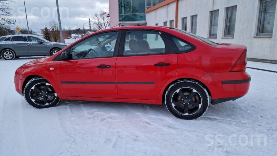 Red Ford Focus 2006 in Daugavpils, with an engine capacity of 1.60 L and mileage of 370 thousand km for 1000 €, photo 3 on AUTOMOTO.COM.LV