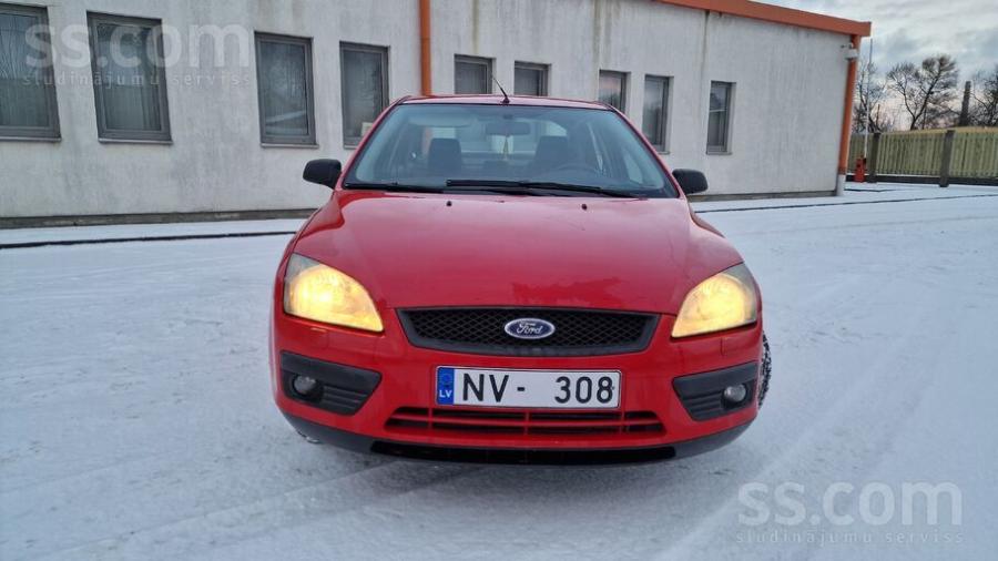 Red Ford Focus 2006 in Daugavpils, with an engine capacity of 1.60 L and mileage of 370 thousand km for 1000 €, photo 5 on AUTOMOTO.COM.LV