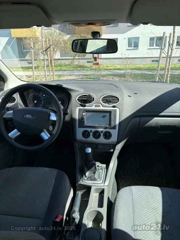 Sarkans Ford Focus 2006 Tallina, ar dzinēja tilpumu 1.60 L un nobraukumu 182 tūkst. km par 450 €, foto 9 vietnē AUTOMOTO.COM.LV