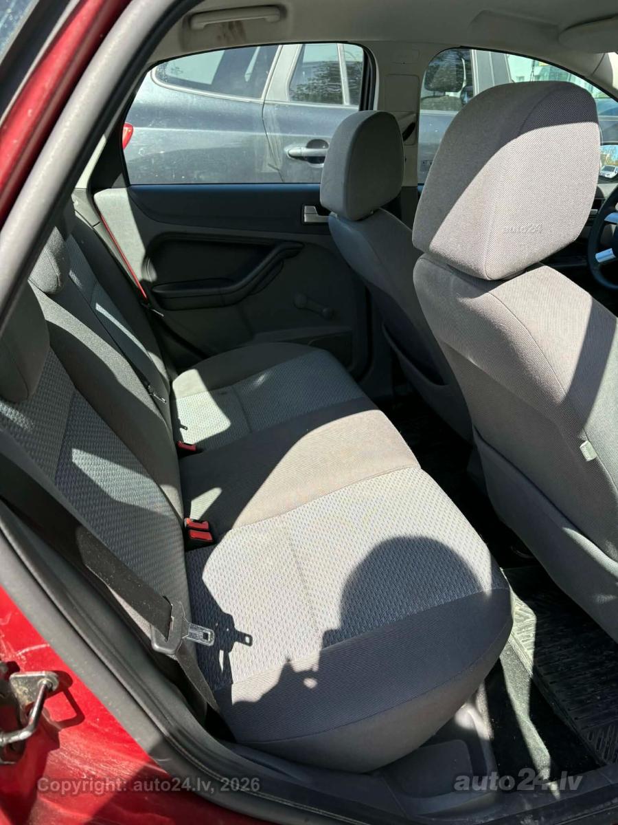 Sarkans Ford Focus 2006 Tallina, ar dzinēja tilpumu 1.60 L un nobraukumu 182 tūkst. km par 450 €, foto 11 vietnē AUTOMOTO.COM.LV