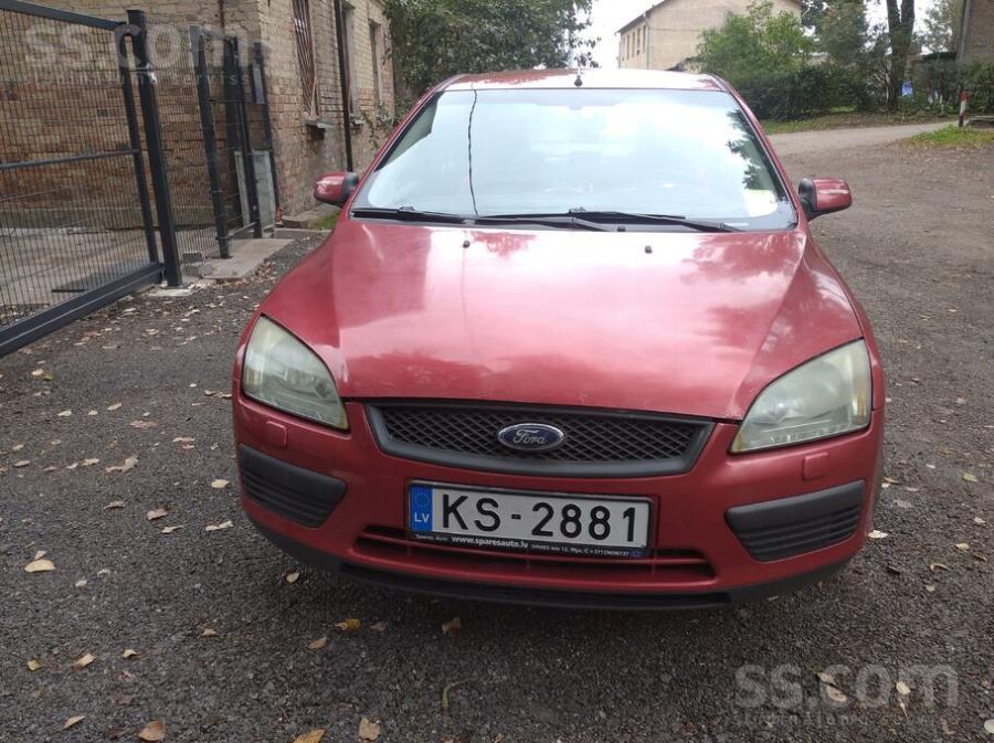 Red Ford Focus 2007 in Riga, with an engine capacity of 1.60 L and mileage of 325 thousand km for 1300 €, photo 1 on AUTOMOTO.COM.LV