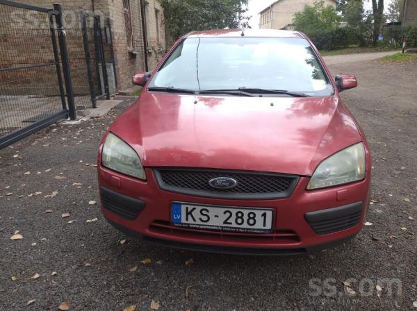 Sarkans Ford Focus 2007 Rīga, ar dzinēja tilpumu 1.60 L un nobraukumu 325 tūkst. km par 1300 €, foto 1 vietnē AUTOMOTO.COM.LV
