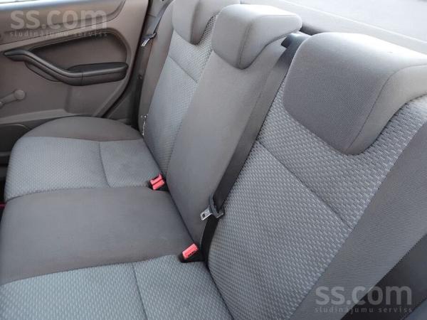 Sarkans Ford Focus 2007 Rīga, ar dzinēja tilpumu 1.60 L un nobraukumu 325 tūkst. km par 1300 €, foto 8 vietnē AUTOMOTO.COM.LV