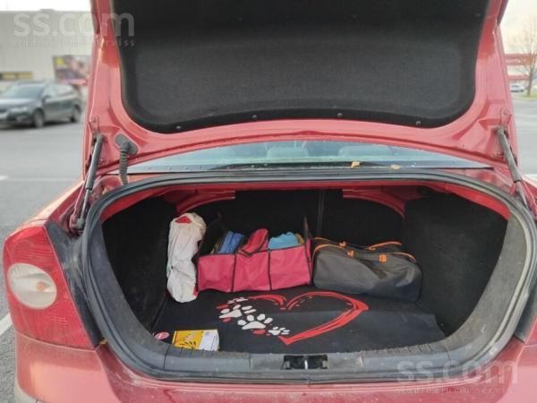 Sarkans Ford Focus 2007 Rīga, ar dzinēja tilpumu 1.60 L un nobraukumu 325 tūkst. km par 1300 €, foto 9 vietnē AUTOMOTO.COM.LV
