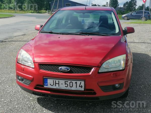 Red Ford Focus 2008 in Valmiera, with an engine capacity of 1.60 L and mileage of 236 thousand km for 1290 €, photo 2 on AUTOMOTO.COM.LV