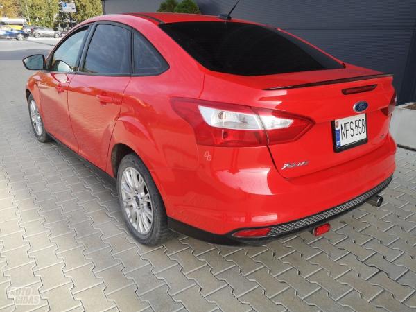 Sarkans Ford Focus 2014 Šauļi, ar dzinēja tilpumu 2.00 L un nobraukumu 144 tūkst. km par 1999 €, foto 8 vietnē AUTOMOTO.COM.LV
