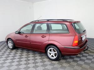 Red Ford Focus 2003 in Tallinn, with an engine capacity of 1.80 L and mileage of 179 thousand km for 1299 €, photo 13 on AUTOMOTO.COM.LV