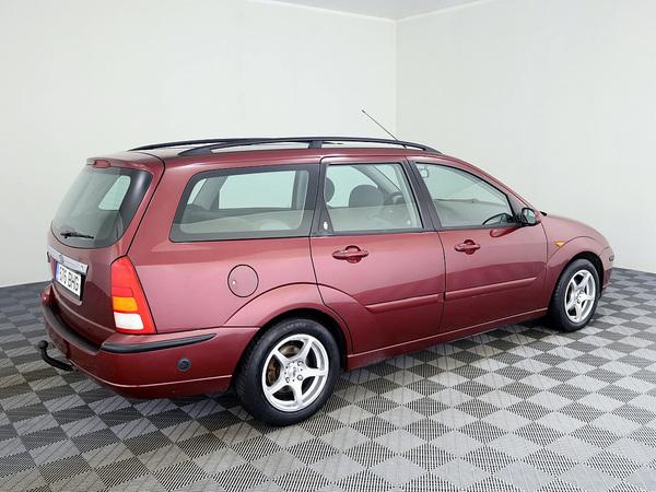 Sarkans Ford Focus 2003 Tallina, ar dzinēja tilpumu 1.80 L un nobraukumu 179 tūkst. km par 1099 €, foto 3 vietnē AUTOMOTO.COM.LV
