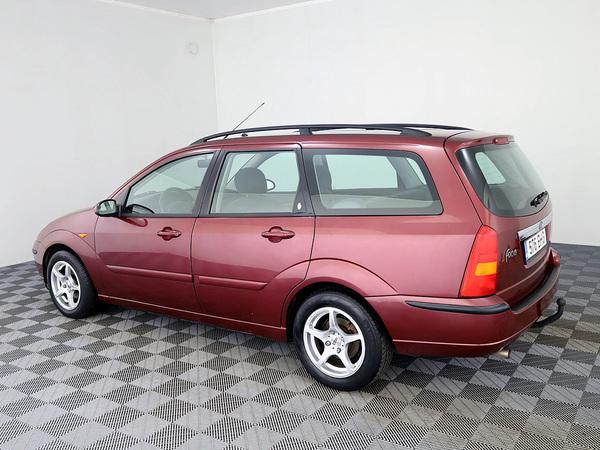 Sarkans Ford Focus 2003 Tallina, ar dzinēja tilpumu 1.80 L un nobraukumu 179 tūkst. km par 1099 €, foto 4 vietnē AUTOMOTO.COM.LV
