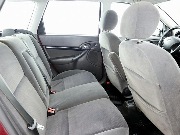 Red Ford Focus 2003 in Tallinn, with an engine capacity of 1.80 L and mileage of 179 thousand km for 1099 €, photo 8 on AUTOMOTO.COM.LV