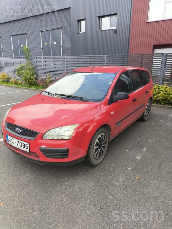 Red Ford Focus 2005 in Riga, with an engine capacity of 1.60 L and mileage of 378 thousand km for 350 €, photo 1 on AUTOMOTO.COM.LV