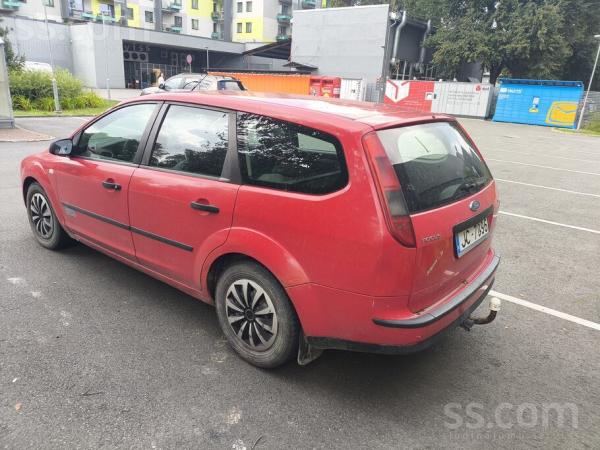 Red Ford Focus 2005 in Riga, with an engine capacity of 1.60 L and mileage of 378 thousand km for 350 €, photo 3 on AUTOMOTO.COM.LV