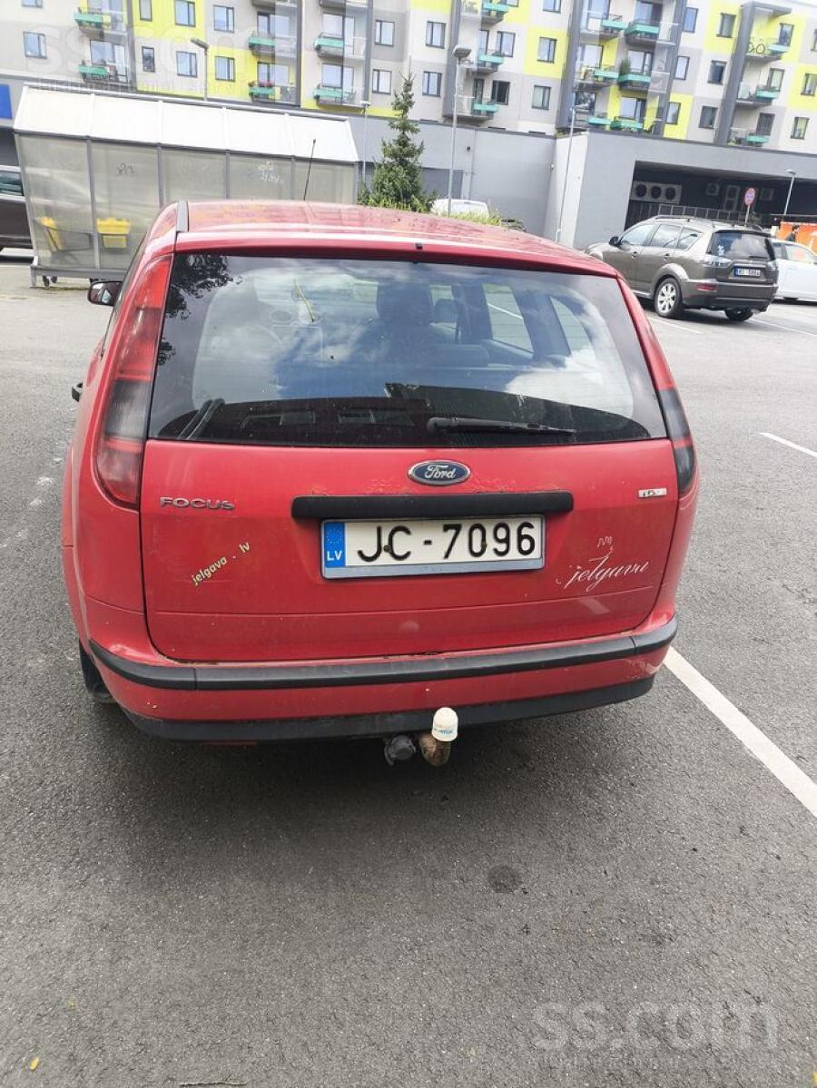 Red Ford Focus 2005 in Riga, with an engine capacity of 1.60 L and mileage of 378 thousand km for 350 €, photo 5 on AUTOMOTO.COM.LV
