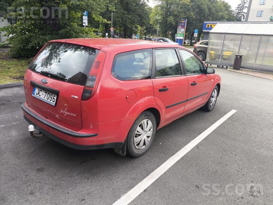 Red Ford Focus 2005 in Riga, with an engine capacity of 1.60 L and mileage of 378 thousand km for 350 €, photo 6 on AUTOMOTO.COM.LV