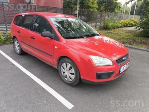 Red Ford Focus 2005 in Riga, with an engine capacity of 1.60 L and mileage of 378 thousand km for 350 €, photo 8 on AUTOMOTO.COM.LV