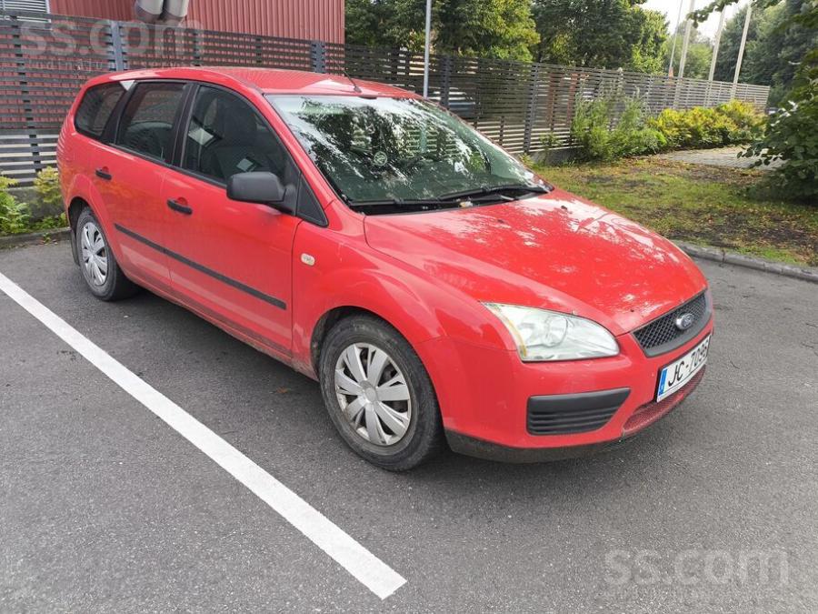 Red Ford Focus 2005 in Riga, with an engine capacity of 1.60 L and mileage of 378 thousand km for 350 €, photo 8 on AUTOMOTO.COM.LV