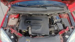 Red Ford Focus 2005 in Cesis, with an engine capacity of 1.60 L and mileage of 378 thousand km for 850 €, photo 6 on AUTOMOTO.COM.LV