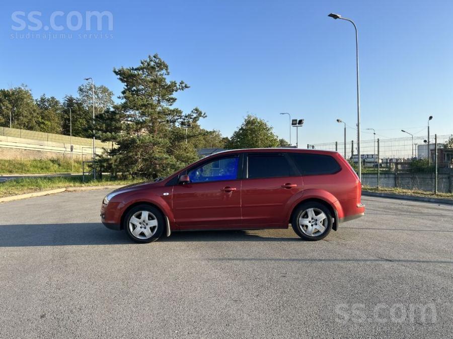 Sarkans Ford Focus 2007 Rīga, ar dzinēja tilpumu 1.60 L un nobraukumu 334 tūkst. km par 1300 €, foto 3 vietnē AUTOMOTO.COM.LV