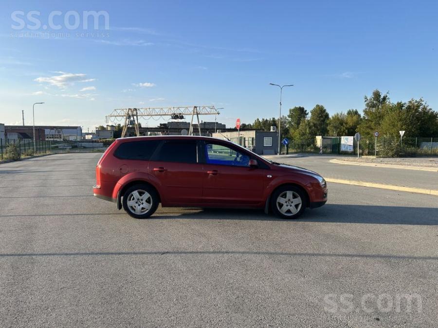 Sarkans Ford Focus 2007 Rīga, ar dzinēja tilpumu 1.60 L un nobraukumu 334 tūkst. km par 1300 €, foto 4 vietnē AUTOMOTO.COM.LV