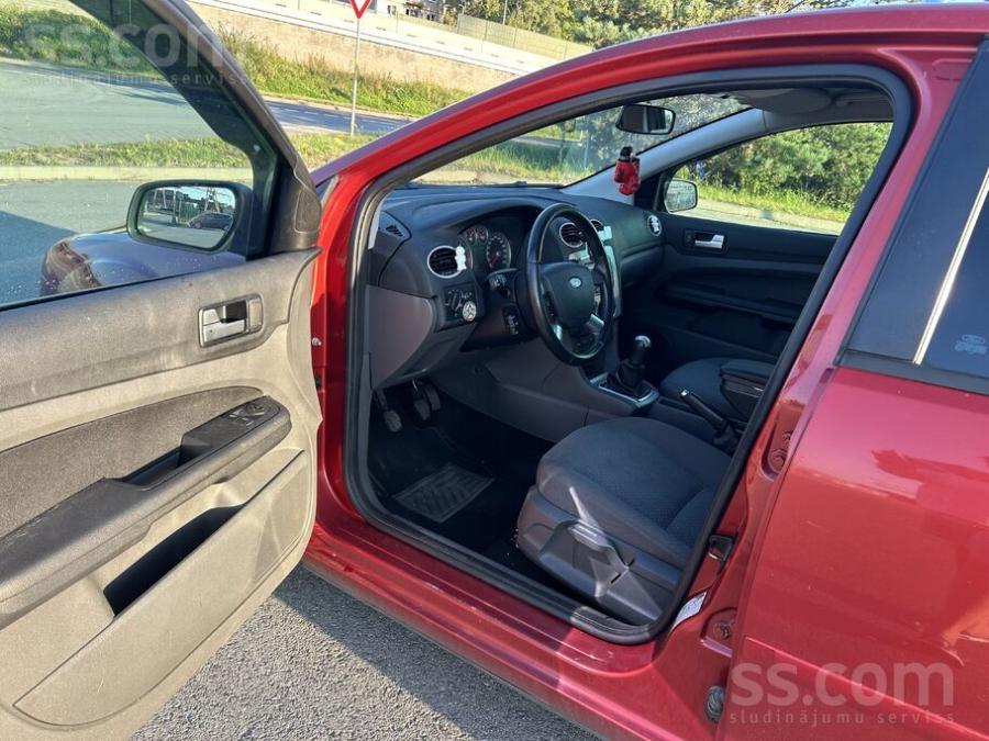 Sarkans Ford Focus 2007 Rīga, ar dzinēja tilpumu 1.60 L un nobraukumu 334 tūkst. km par 1300 €, foto 6 vietnē AUTOMOTO.COM.LV