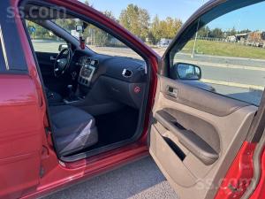 Sarkans Ford Focus 2007 Rīga, ar dzinēja tilpumu 1.60 L un nobraukumu 334 tūkst. km par 1300 €, foto 8 vietnē AUTOMOTO.COM.LV