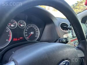 Sarkans Ford Focus 2007 Rīga, ar dzinēja tilpumu 1.60 L un nobraukumu 334 tūkst. km par 1300 €, foto 12 vietnē AUTOMOTO.COM.LV