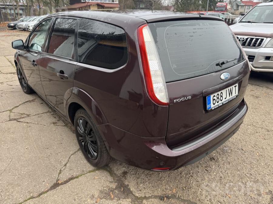 Sarkans Ford Focus 2008 Rīga, ar dzinēja tilpumu 1.40 L un nobraukumu 222 tūkst. km par 1850 €, foto 3 vietnē AUTOMOTO.COM.LV