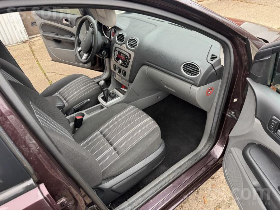 Sarkans Ford Focus 2008 Rīga, ar dzinēja tilpumu 1.40 L un nobraukumu 222 tūkst. km par 1850 €, foto 9 vietnē AUTOMOTO.COM.LV