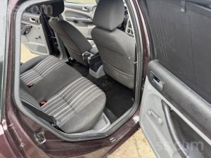 Sarkans Ford Focus 2008 Rīga, ar dzinēja tilpumu 1.40 L un nobraukumu 222 tūkst. km par 1850 €, foto 11 vietnē AUTOMOTO.COM.LV