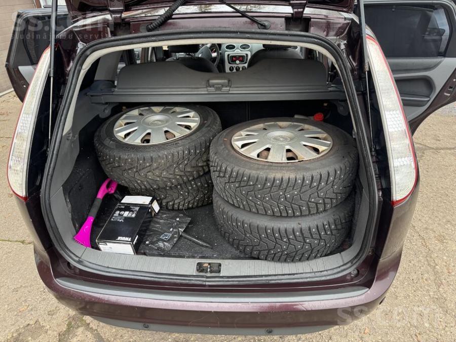 Sarkans Ford Focus 2008 Rīga, ar dzinēja tilpumu 1.40 L un nobraukumu 222 tūkst. km par 1850 €, foto 12 vietnē AUTOMOTO.COM.LV