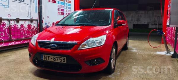 Red Ford Focus 2008 in Riga, with an engine capacity of 1.60 L and mileage of 304 thousand km for 550 €, photo 3 on AUTOMOTO.COM.LV