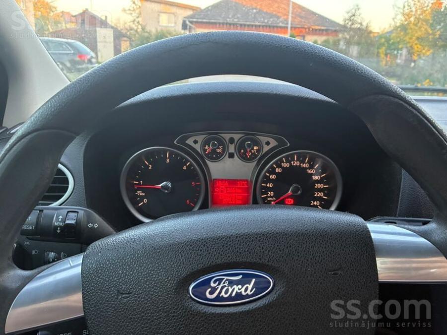 Sarkans Ford Focus 2009 Valmiera, ar dzinēja tilpumu 1.60 L un nobraukumu 259 tūkst. km par 1790 €, foto 7 vietnē AUTOMOTO.COM.LV