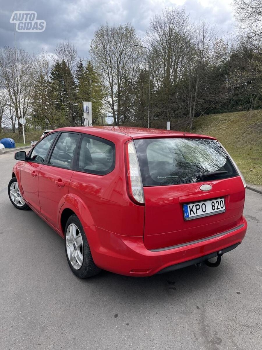 Red Ford Focus 2010 in Alytus, with an engine capacity of 1.60 L and mileage of 400 thousand km for 1400 €, photo 6 on AUTOMOTO.COM.LV