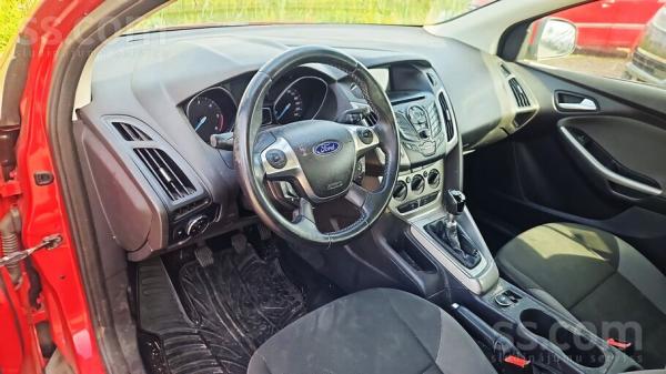 Sarkans Ford Focus 2010 Rīga, ar dzinēja tilpumu 1.60 L un nobraukumu 288 tūkst. km par 2194 €, foto 7 vietnē AUTOMOTO.COM.LV
