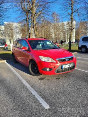 Sarkans Ford Focus 2010 Rīga, ar dzinēja tilpumu 1.60 L un nobraukumu 388 tūkst. km par 1800 €, foto 3 vietnē AUTOMOTO.COM.LV