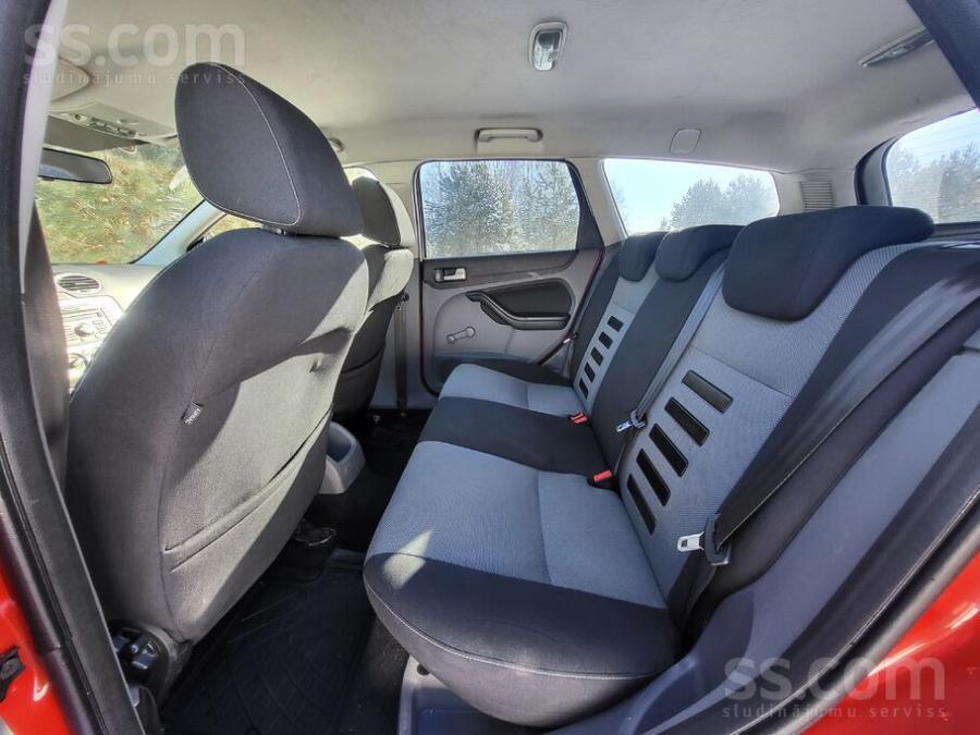Sarkans Ford Focus 2010 Rīga, ar dzinēja tilpumu 1.60 L un nobraukumu 388 tūkst. km par 1800 €, foto 7 vietnē AUTOMOTO.COM.LV