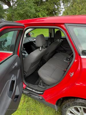 Sarkans Ford Focus 2011 Rakvere, ar dzinēja tilpumu 1.60 L un nobraukumu 281 tūkst. km par 5155 €, foto 10 vietnē AUTOMOTO.COM.LV