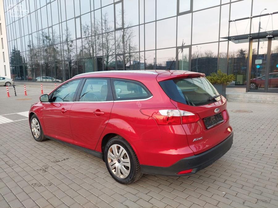 Sarkans Ford Focus 2012 Kauņa, ar dzinēja tilpumu 2.00 L un nobraukumu 268 tūkst. km par 3650 €, foto 6 vietnē AUTOMOTO.COM.LV